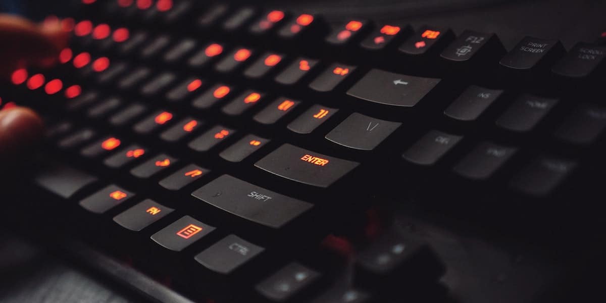 Wired Vs Wireless Keyboards Which Is Better For Gaming Mech Keybs